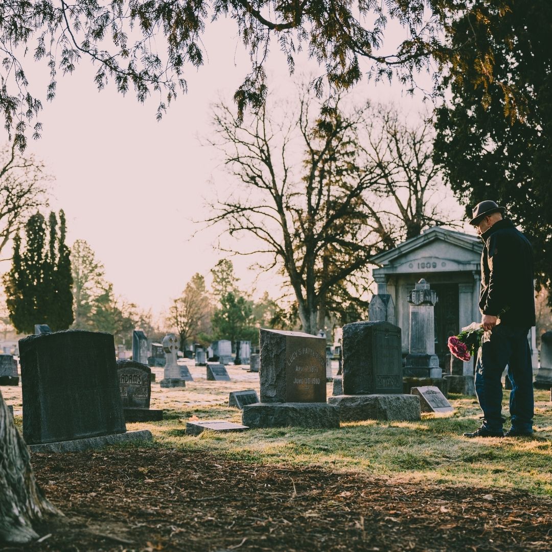 Burial or Cremation | Deciding Whether to be Cremated or Buried